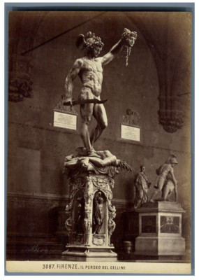 Italie, Firenze, Il Perseo del Cellini Vintage albumen print. Tirage ...