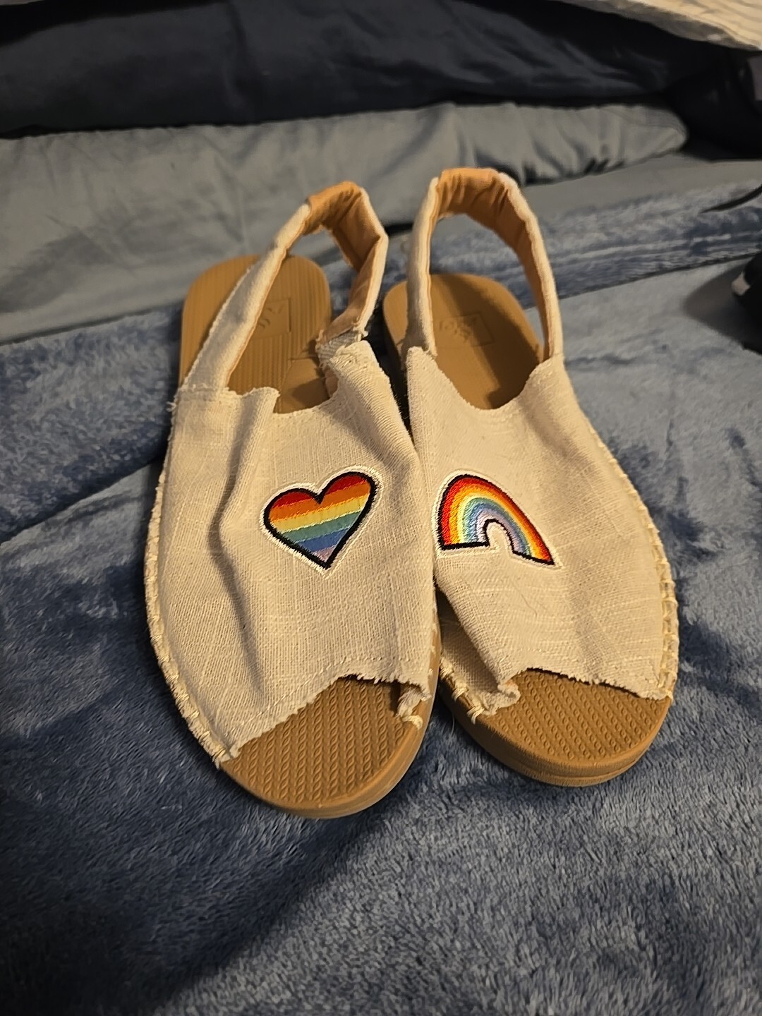 Women's Reef Escape Nude Rainbow/Heart Prints Canvas … - Gem