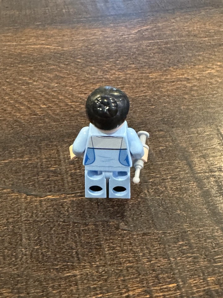 LEGO Minifigure Marvel "Dr. Helen Cho" from set 76269 - Avengers Tower ...