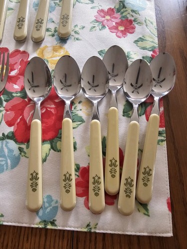 VTG Pfaltzgraff 30 Piece Flatware Silverware Set - Village Pattern | eBay