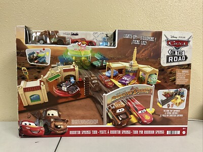 BRAND NEW - DISNEY PIXAR CARS RADIATOR SPRINGS TOUR PLAYSET 1:55 Scale ...