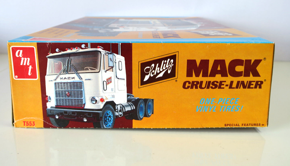 Mack Cruise Liner Schlitz - AMT 1:25 Scale Model Kit #T553 Open Box ...