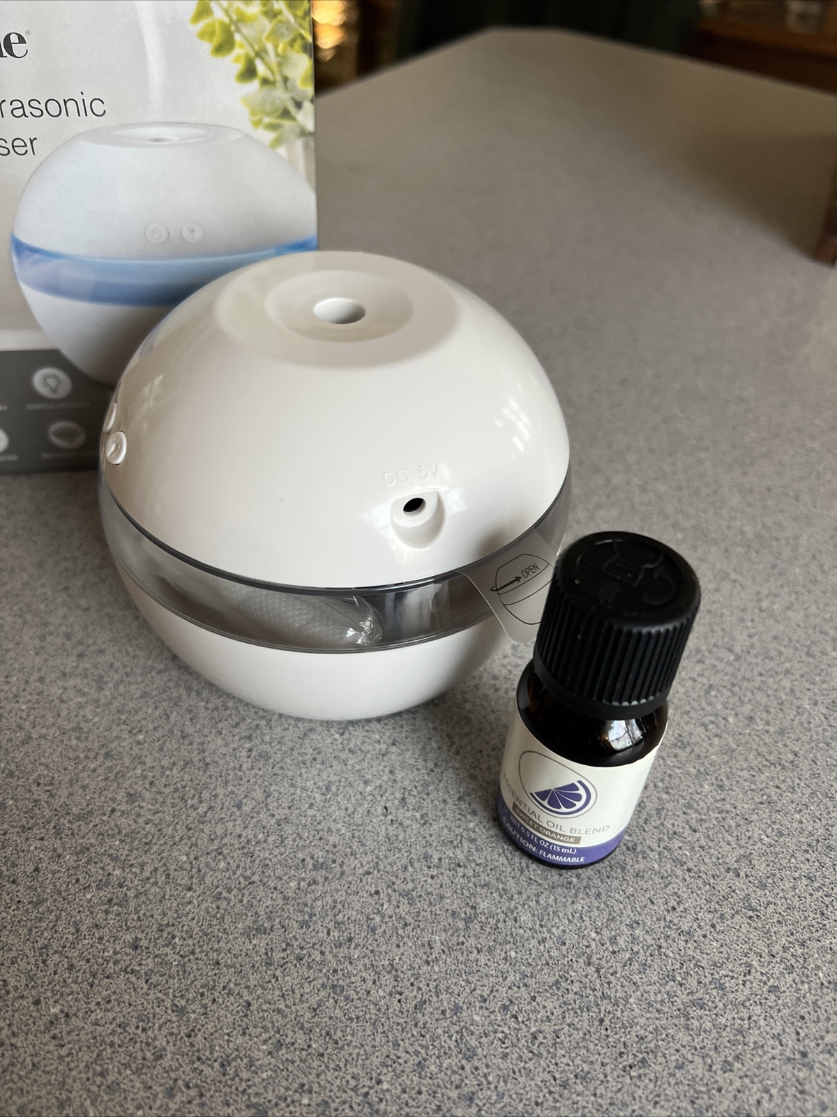 Brookstone Cool Mist Ultrasonic Aroma Diffuser with doft LED light | eBay