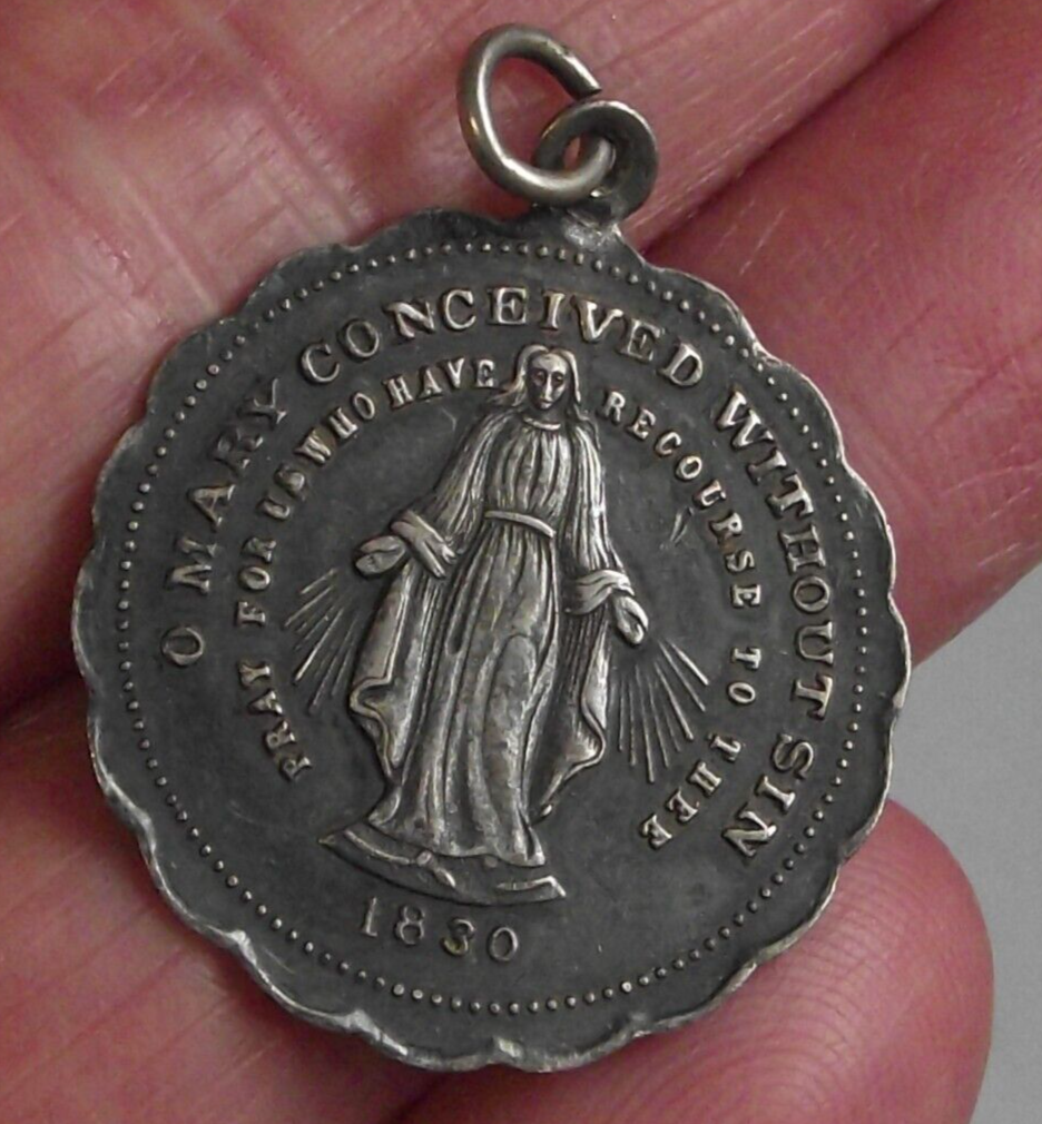 Religious scalloped round medal Miraculous Sodality of the Blessed ...