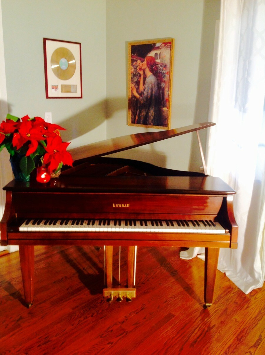 Kimball Baby Grand Piano with Padded Bench. All wood, solid spruce ...