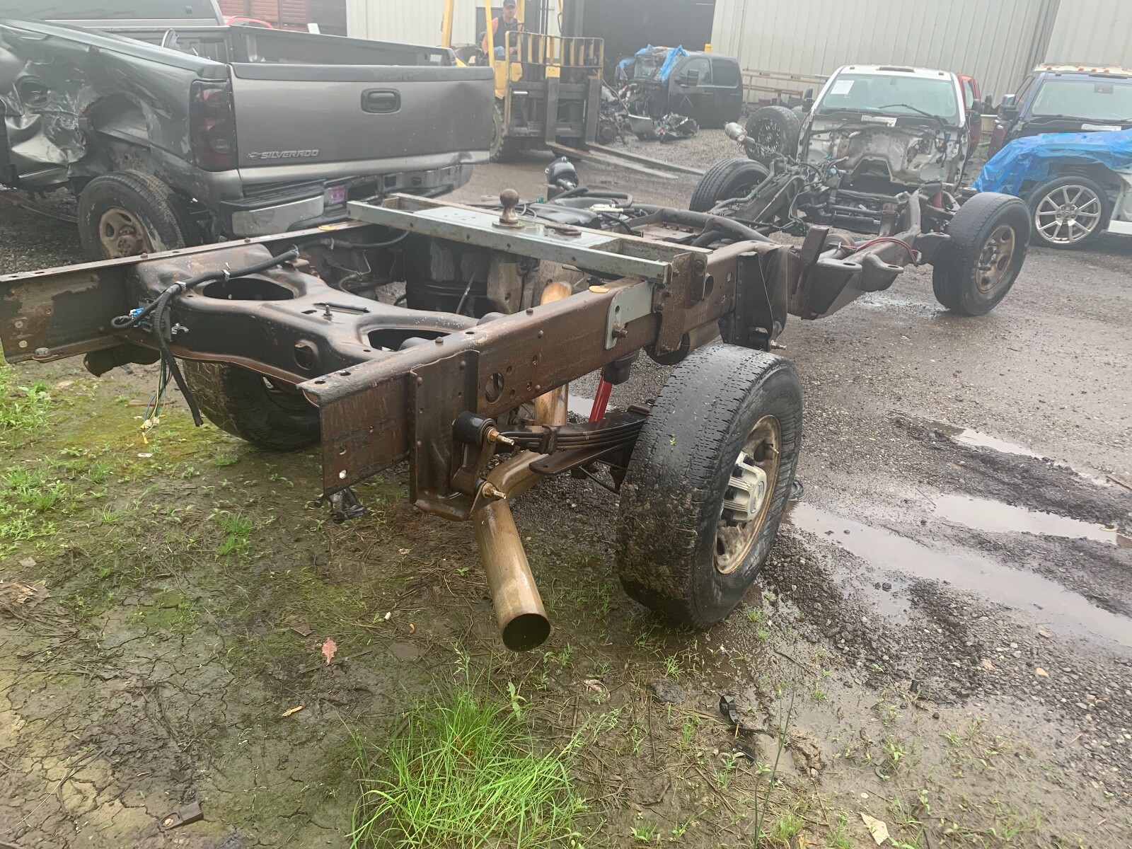 2005 Ext Cab Short Bed 2WD Rolling Chassis Frame Chevy GMC 2500HD 3.73 ...