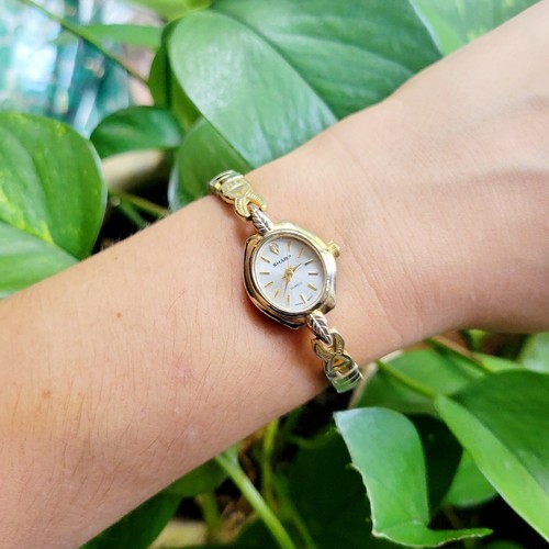 Vintage SHARP Quartz Genuine Diamond Gold & Silver Stretch Watch | eBay