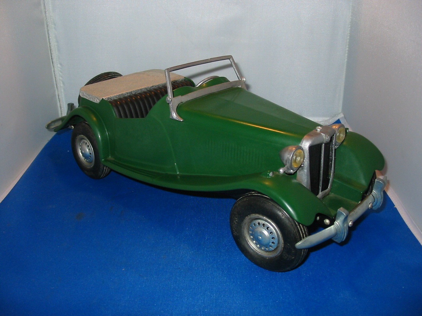 1950's DOEPKE MG SPORT CAR METAL MODEL TOY GREEN | eBay
