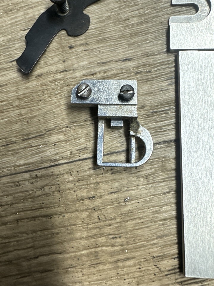 Singer Merritt 2404 Sewing Machine Needle Throat Bobbin Plate Feed Dog ...