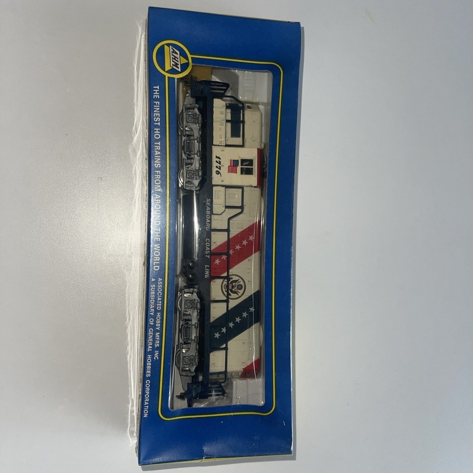 AHM Ho scale GP-18 “ Spirit Of 76 1776” Power Locomotive Model 512 ...