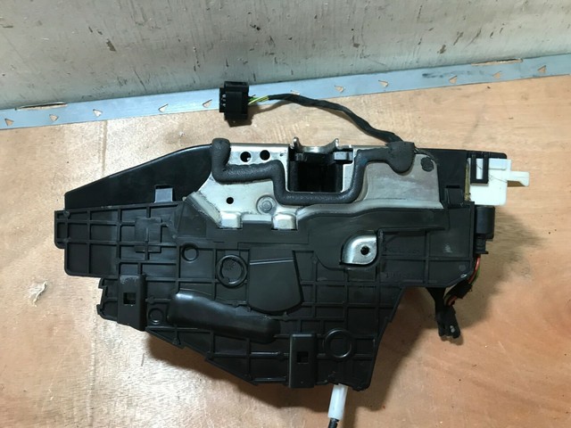 Mercedes-Benz Genuine Front Left Door Lock Latch Actuator 2217207535 ...