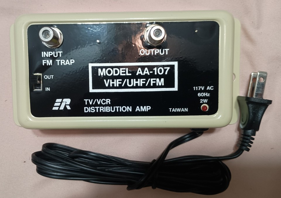 VINTAGE -- ER Brand - AA-107 - TV/VCR Amplifier VHF/UHF/FM 117V 60Hz 2W ...