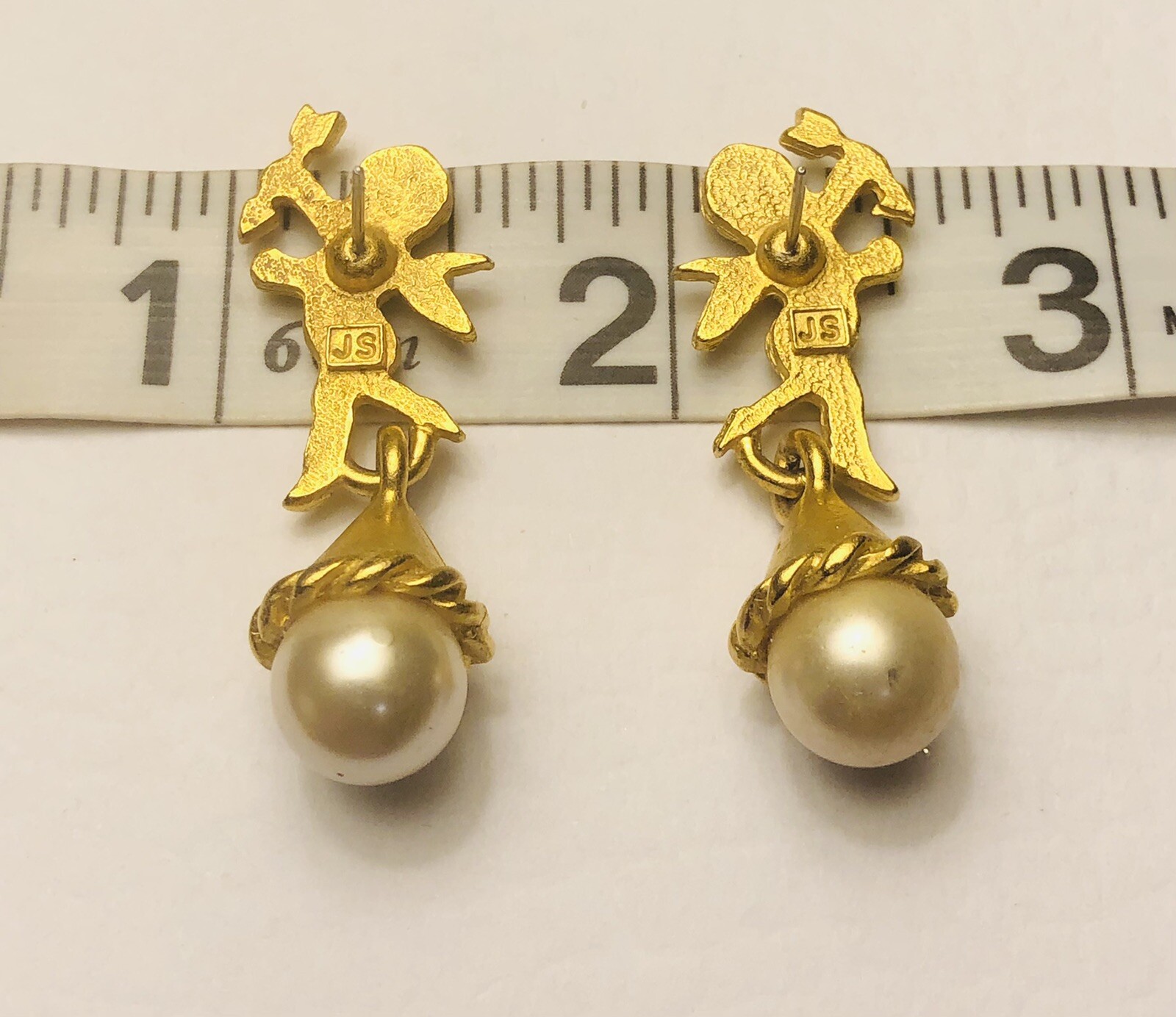 Jim Shore Yellow Gold Toned Angel Cherub Pearl Drop Push Back Putti ...