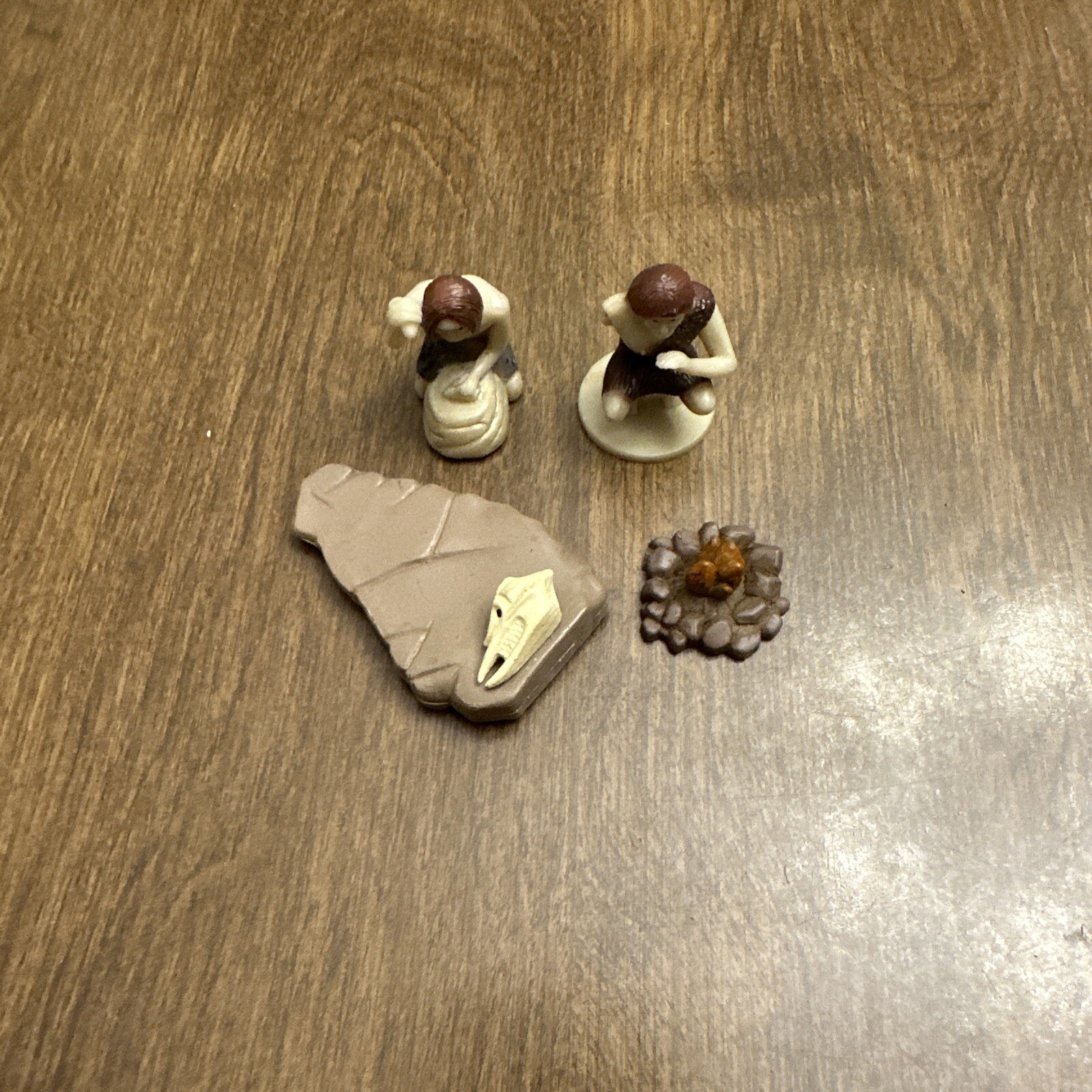 K & M International NEANDERTHAL MAN And WOMAN Scene. *Woman Missing One ...