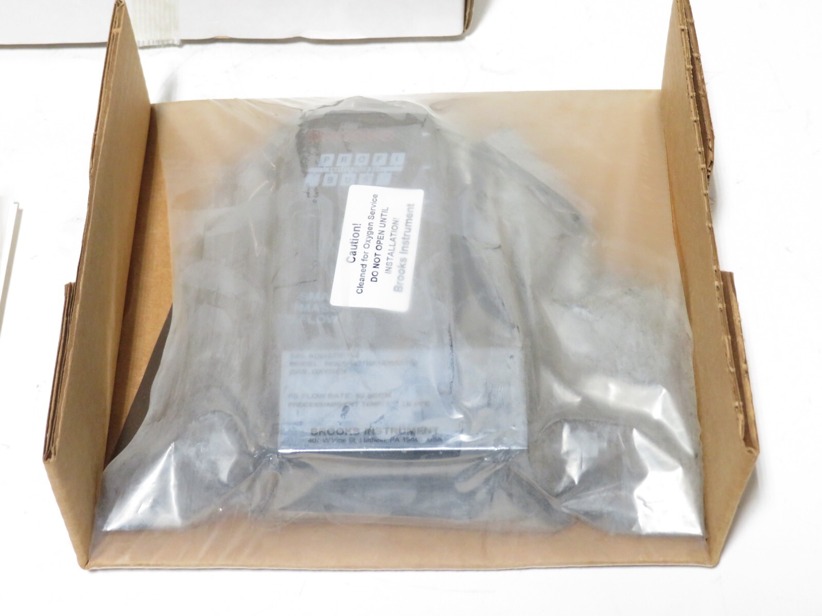 Brooks Model 5850S BC1BA1ID0AA1B1 Mass Flow Controller Oxygen 50SCCM ...