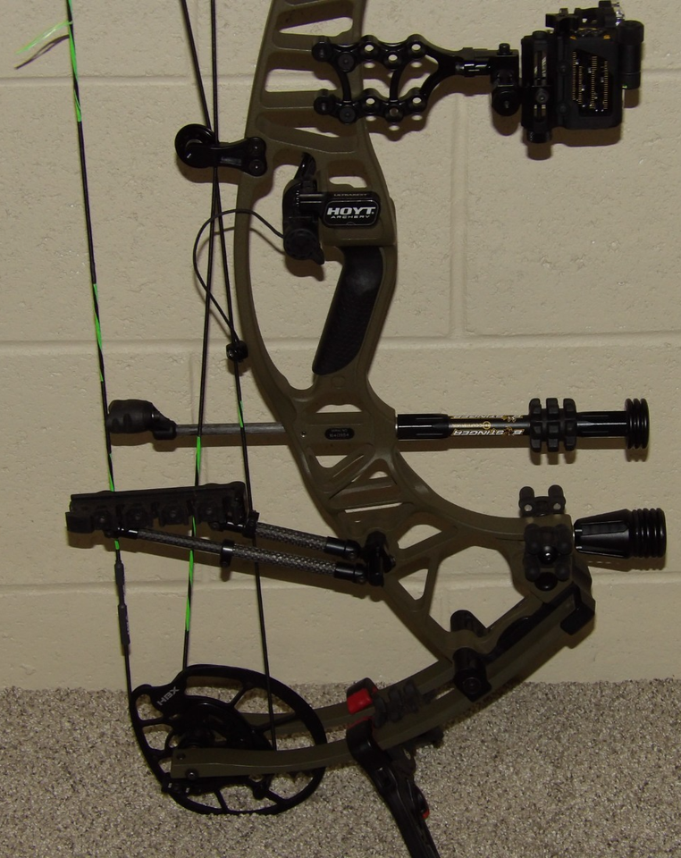 Loaded Right Hand Hoyt Ventum 33 Bow Package- Wilderness, 26 to 31", 80 ...