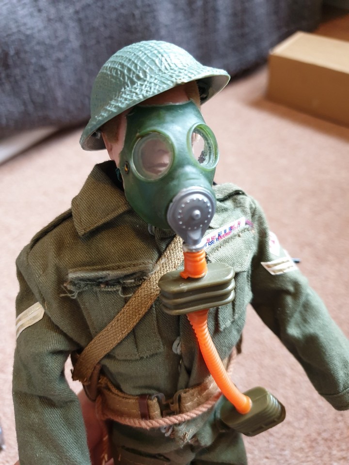 VINTAGE ACTION MAN with Blonde flocked hair blue Eyes full kit gas mask ...
