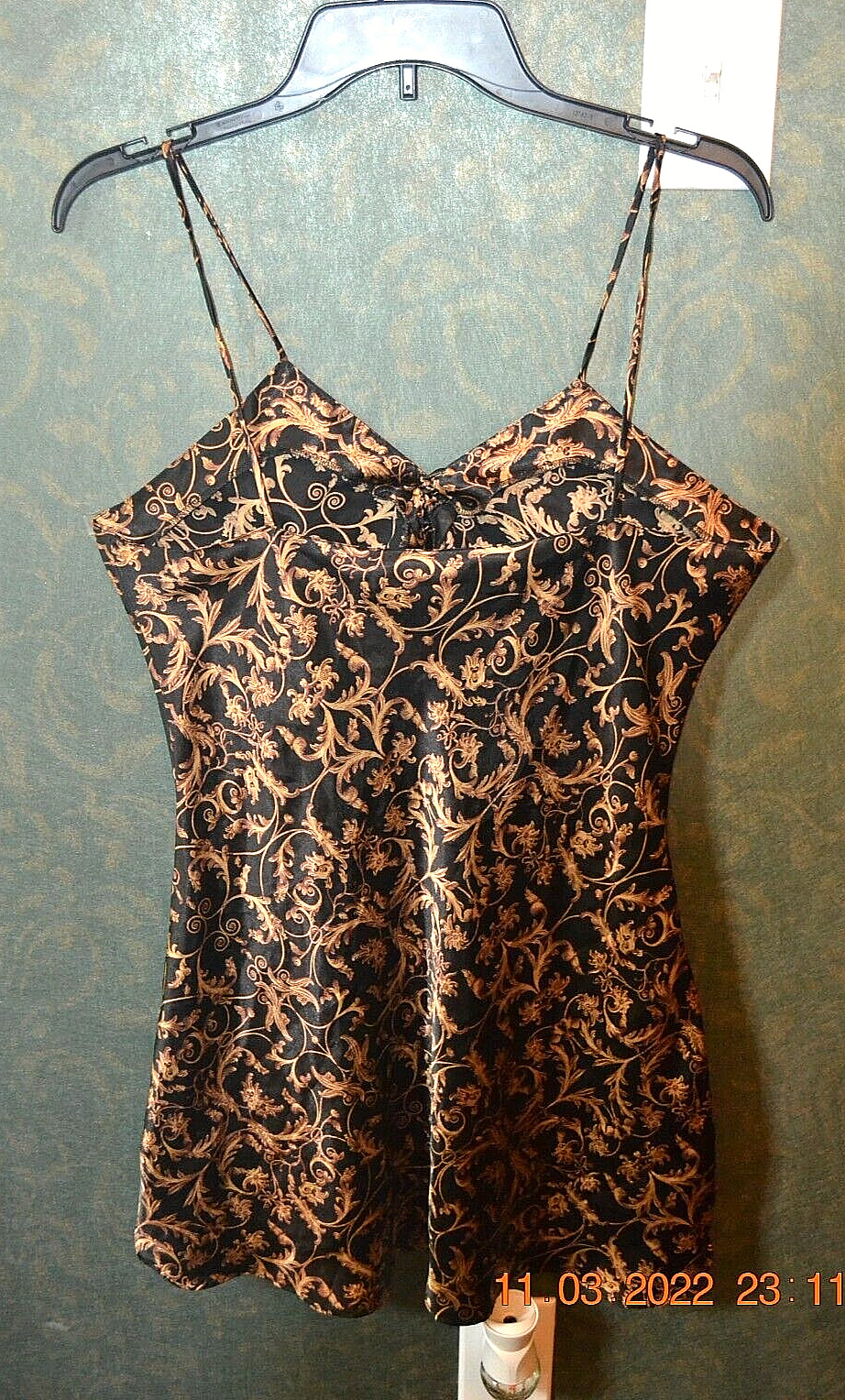 SATIN & BEAUX- BLACK & GOLD NEGLIGEE SET W/ROBE- SZ M… - Gem