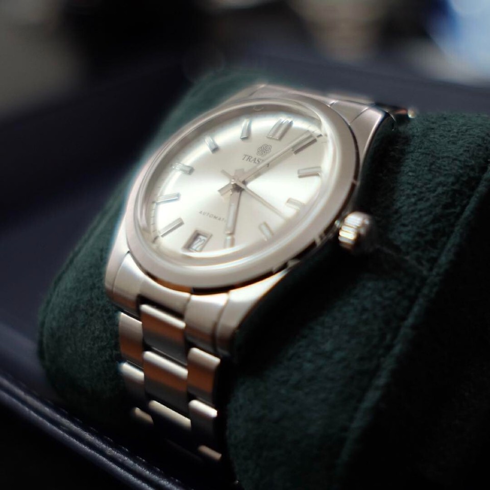 Traska Commuter Automatic Date Watch Silver Dial Sapphire Glass Used ...