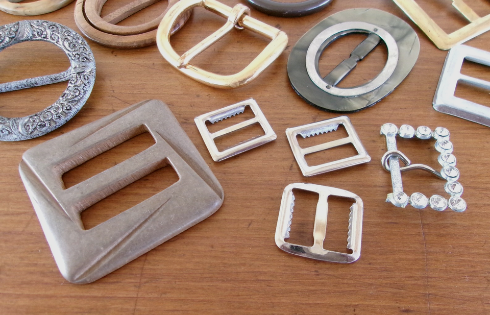 BELT BUCKLES - Lot of 29 Vintage Buckles, Strap Modern Vintage Plastic ...