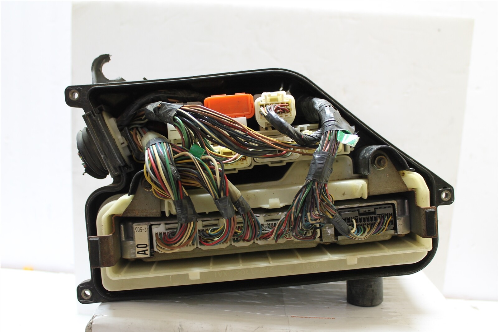 98-00 Lexus IS300 Engine Control Unit ECU with Casing 8270330010 OEM ...