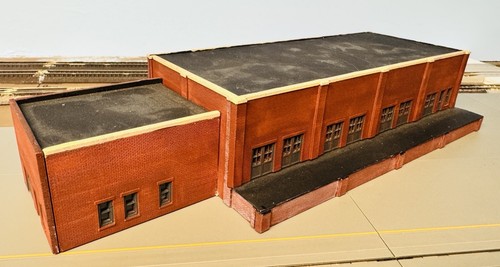 N Scale Warehouse Freight Depot Brick w/ Loading Dock DPM Built-Up | eBay