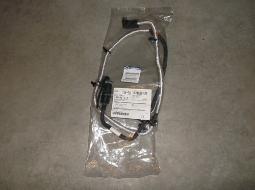 Diesel Exhaust Fluid (DEF) Hose Mopar 68085921AC 2013-2018 Ram 2500 ...