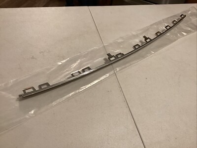 GM OEM 17-19 Acadia Front Bumper Grille Bumper Components-Molding Strip ...