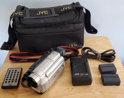 JVC GR-DVL505U Mini DV Digital DualCam Camcorder w/ Remote - BUNDLE ...