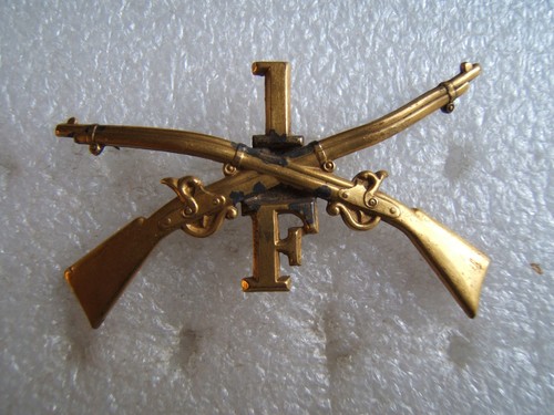 span am spanish american war us u.s. army brass cap hat badge 1st regt ...