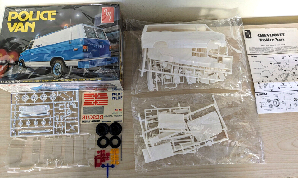 SUPER RARE! **ORIGINAL-ISSUE VINTAGE AMT CHEVY POLICE VAN KIT **SEALED ...