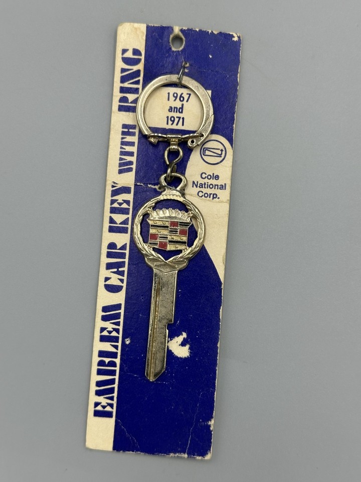 c 1970 CADILLAC Automobile Emblem Car KEY BLANK Vintage KEYCHAIN ...