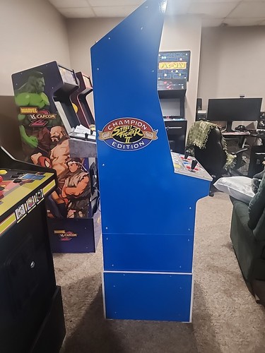 Arcade1UP Street Fighter II Big Blue Arcade Machine with Riser and ...