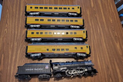 Lionel Union Pacific 4-6-2 Steam Locomotive W/ Passenger Cars (Light ...