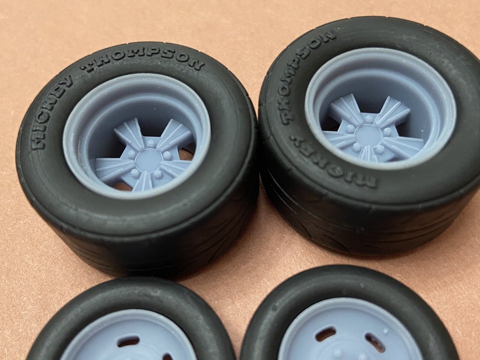 1/24 Scale:17/15-inch Old School Tri-Rib Radir, Kidney Bean Wheels W ...