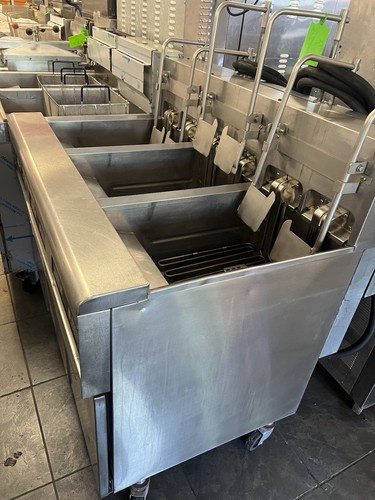 Frymaster FPPH317BLSE Electric Fryer - (3) 50 lb Vats, Floor Model ...