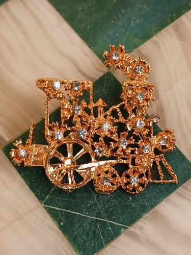 Train Engine Brooch Gold Tone Costume Jewelry Locomotive Pin | eBay