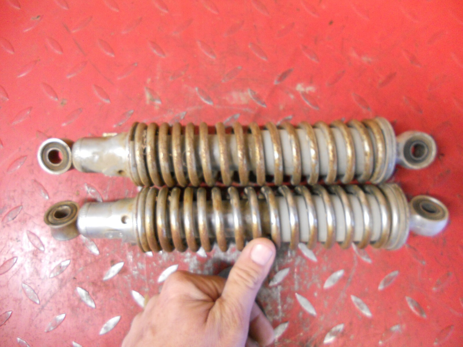 1970 SUZUKI TS250 REAR SHOCKS #2129 | eBay