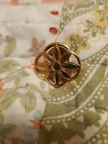 Vintage Flower Gold Tone Pin small Girl Scout Daisy Pin | eBay