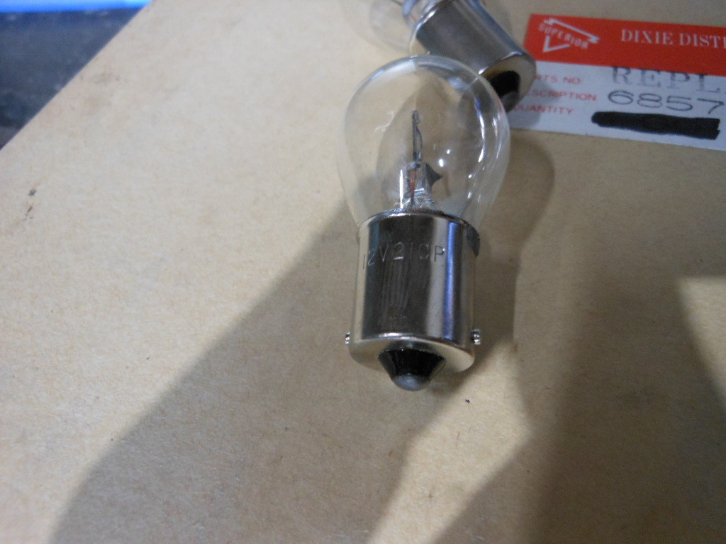 Dixie Japan Turn Signal 12V 21CP 18W Light Bulbs Harley Davidson 68572 ...