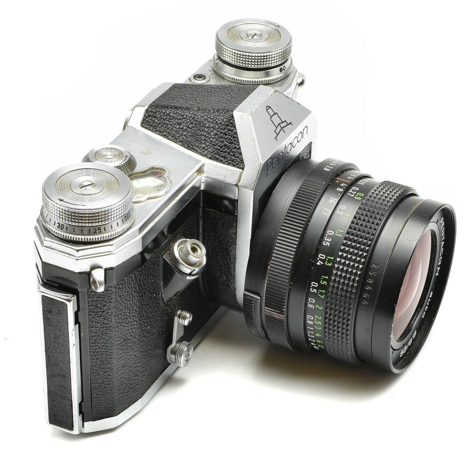 ZEISS PENTACON F 35MM SLR CAMERA WITH PENTACON AUTO 29MM F/2.8 LENS c ...