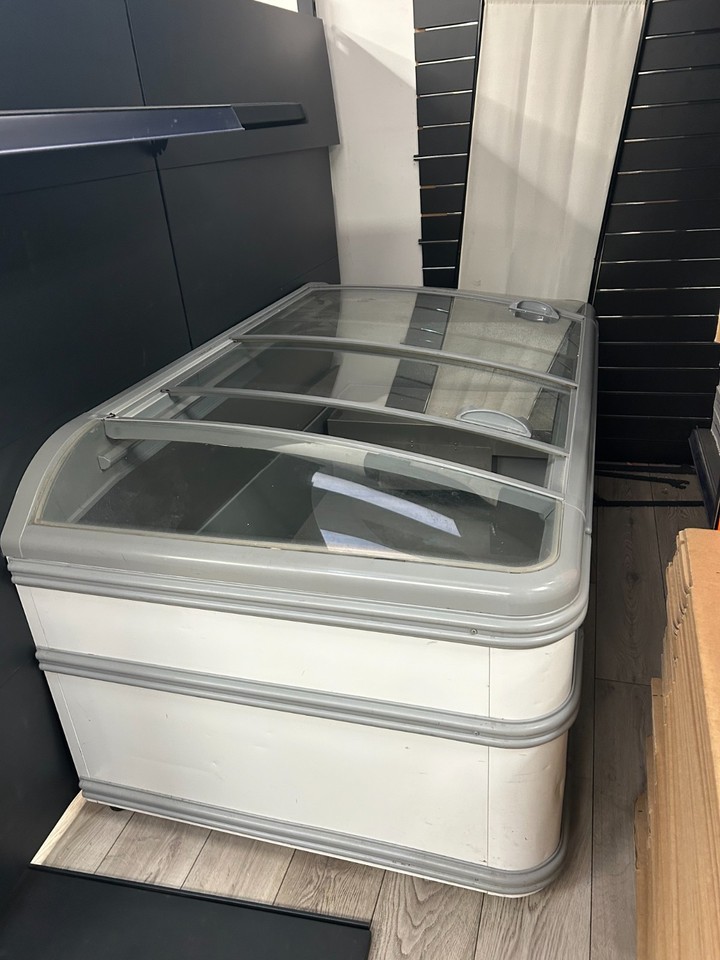 Shop Display Island Freezer Curved Glass Sliding Top – Working – Oxford ...