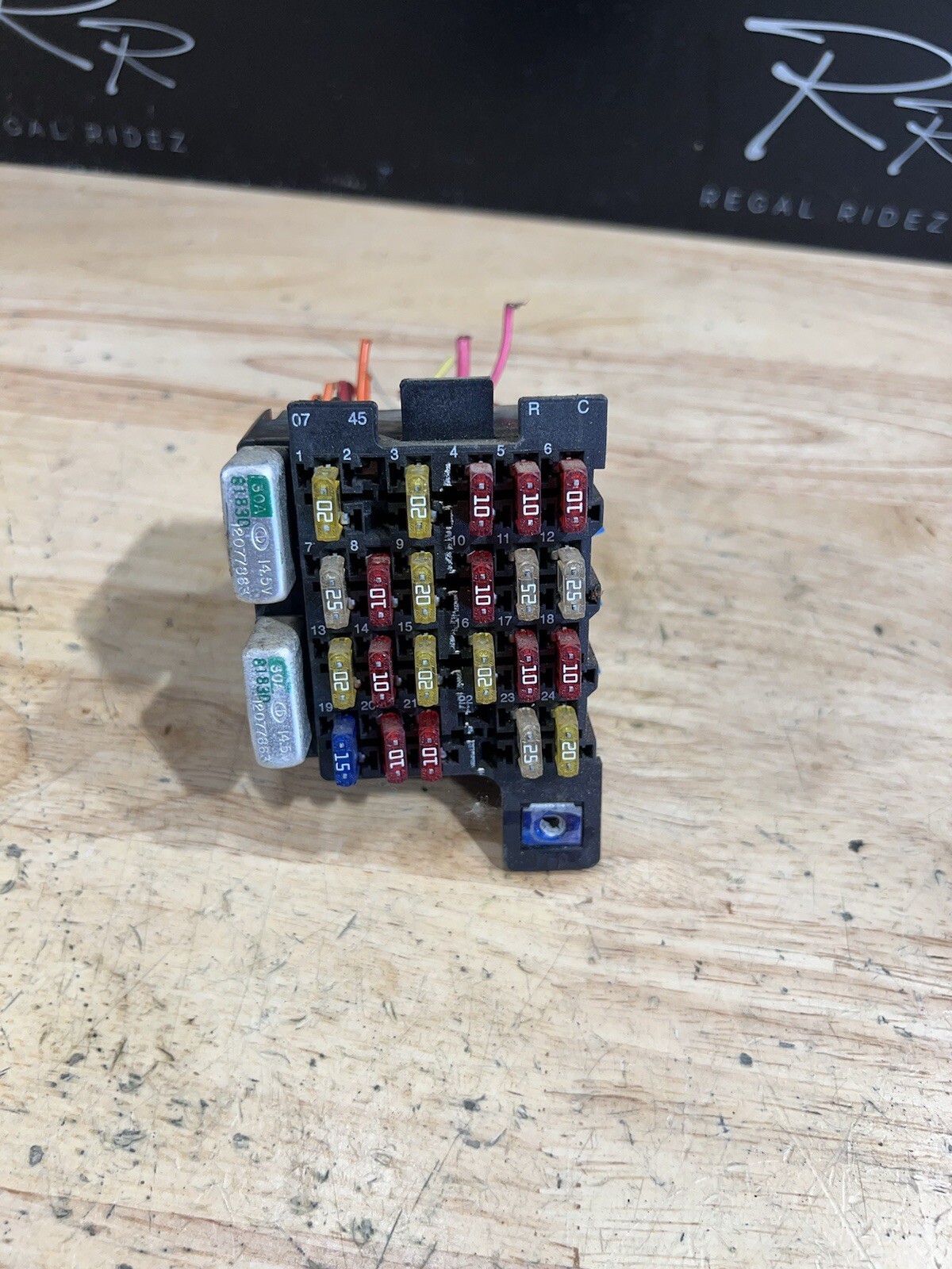 95 96 97 98 99 00 Chevy GMC Interior Cabin Fuse Box Relay Junction ...