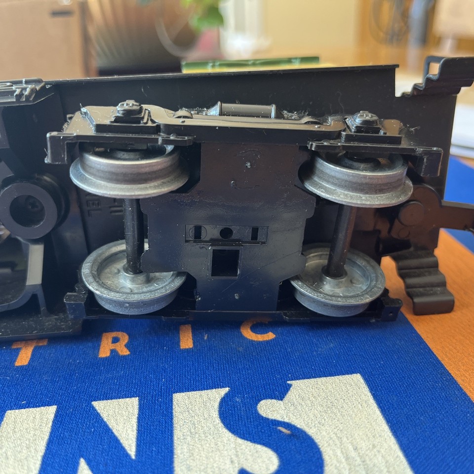 Lionel Trains 8153 O Gauge Model Railroad Reading Lines NW2 Switcher ...