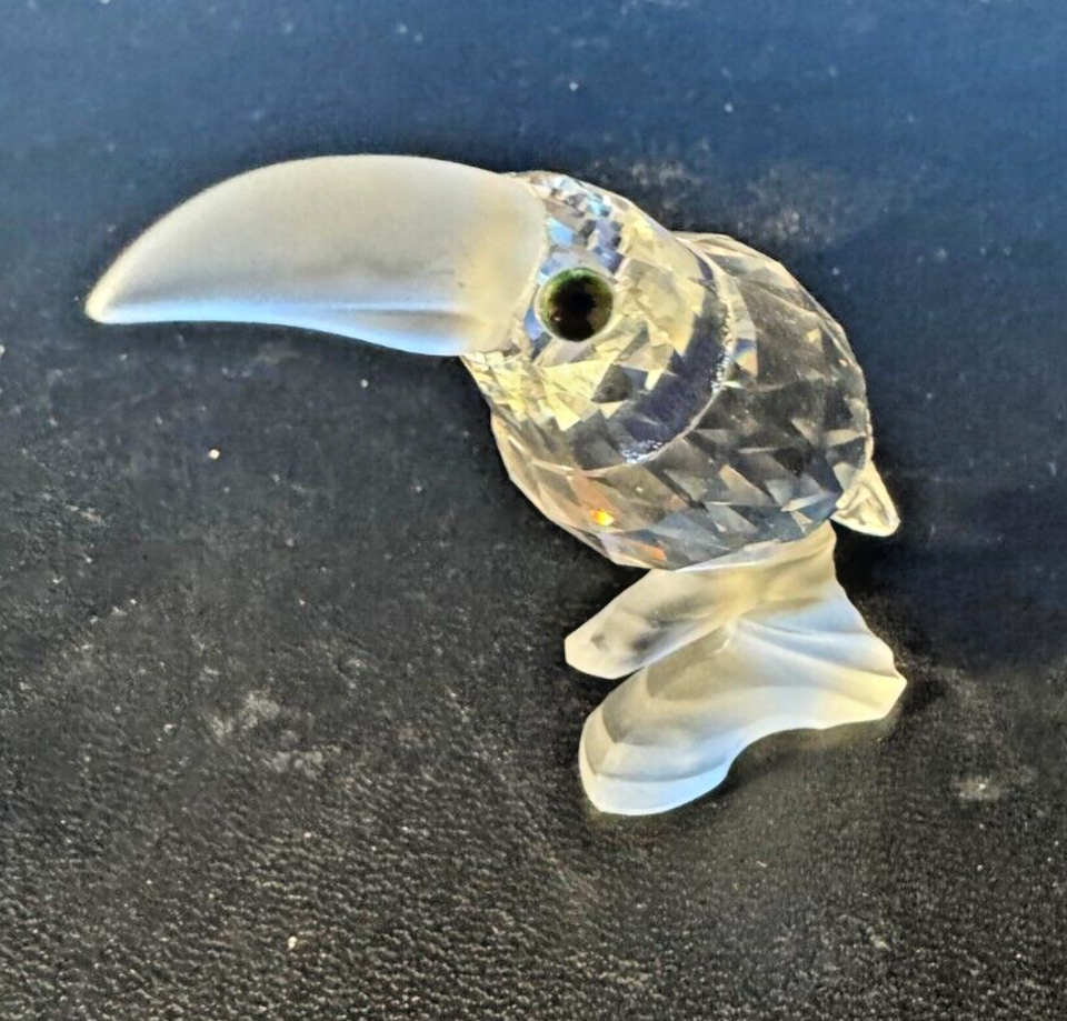 Swarovski Crystal Toucan with Frosted Beak On Branch Figurine 7621 NR ...