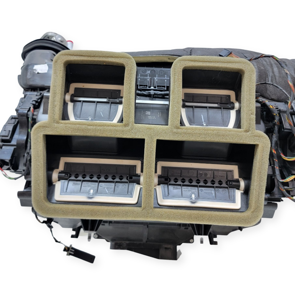 2012-2018 BMW 320i 328i F30 HVAC A/C Air Heater Blower Housing w/ Evap ...