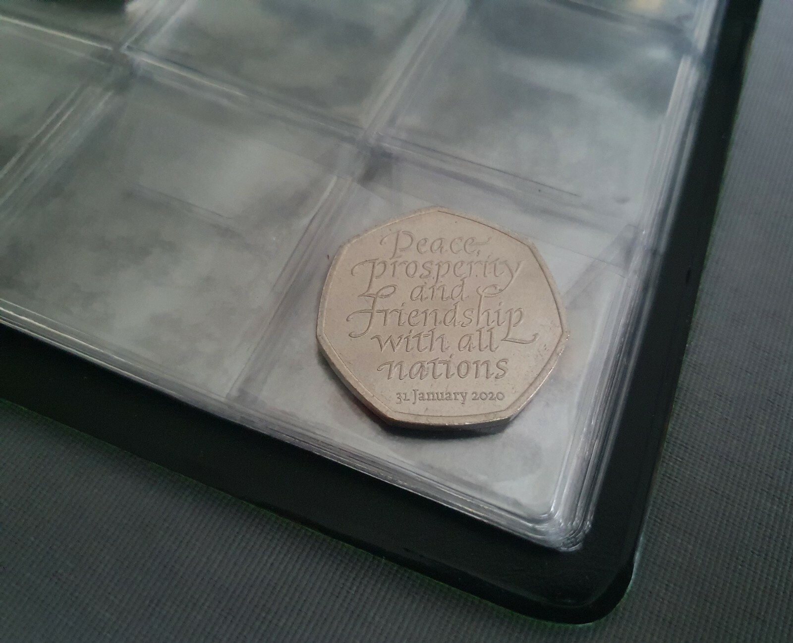 Two Pound £2 Coin Album 50p Collector with 96 Slots Red Fifty Pence ...