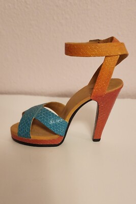 BEAUTIFUL STEPS IN TIME COLLECTIBLE SHOE "STEPPING OUT" EXCELLENT ...