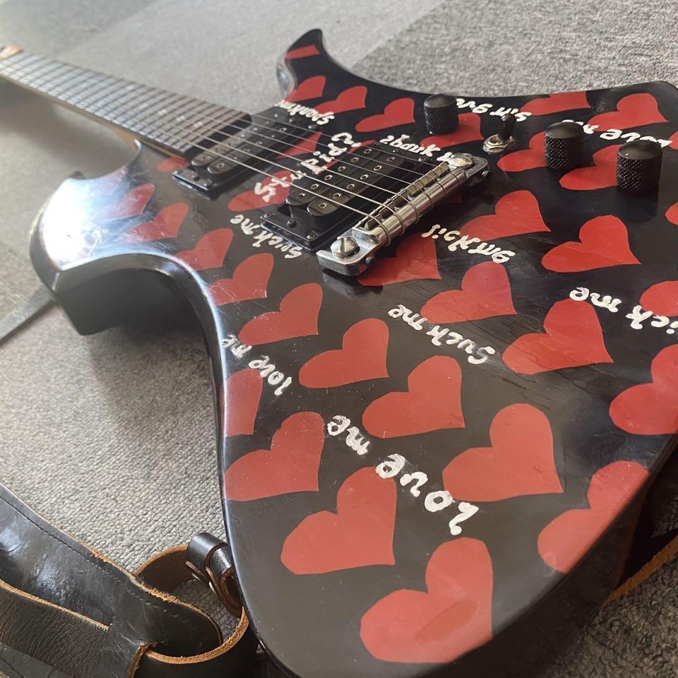 B.C.Rich Bc Rich Hide Yellow Heart Black Paint | eBay