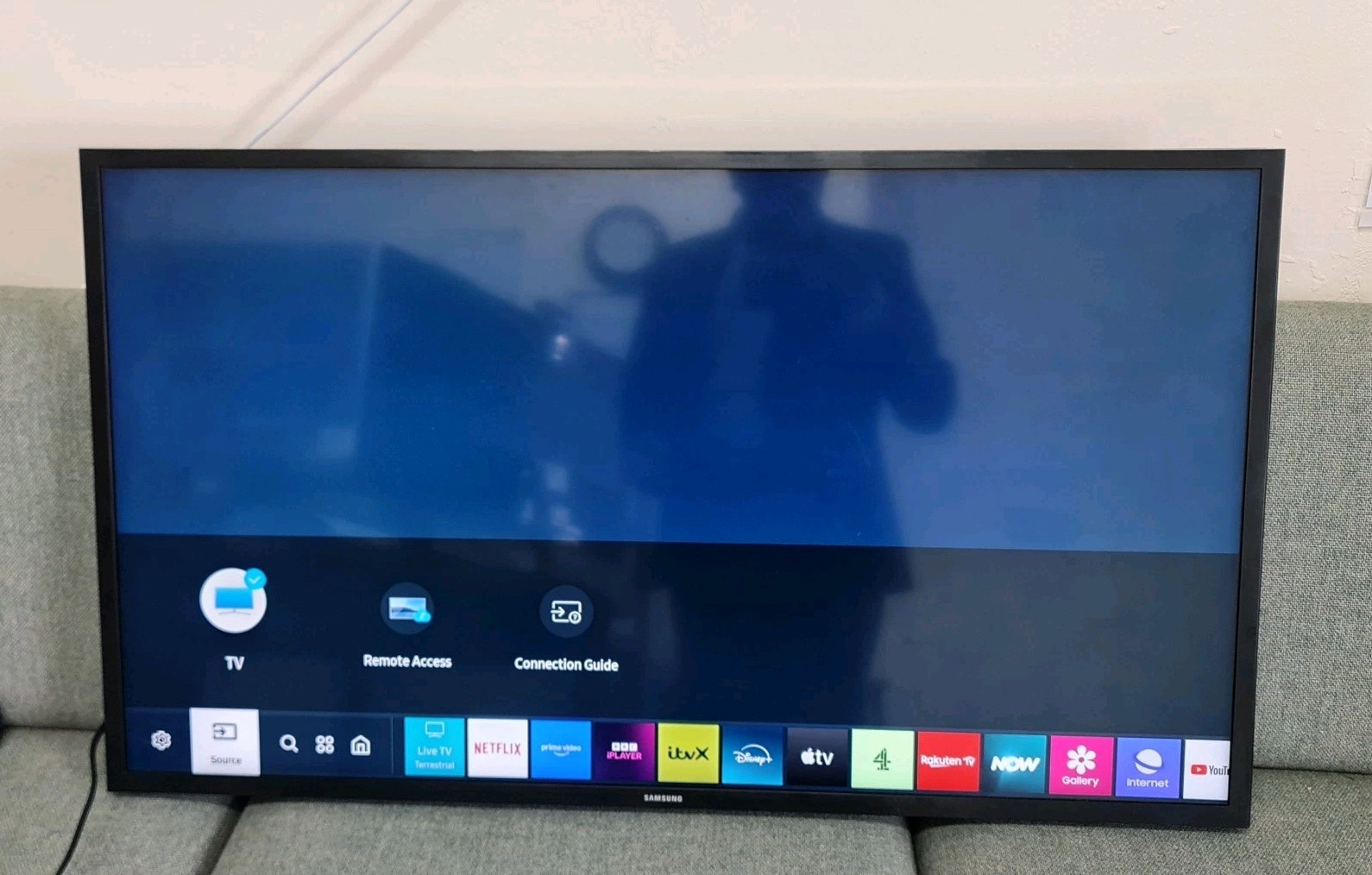 Ex Display Samsung 40 Inch Smart Full HD HDR LED TV WiFi USB Netflix ...